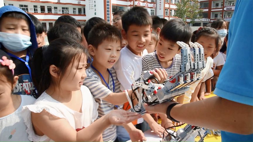 邳州市科协开展“全国科普日”宣传和服务活动走进福州路小学