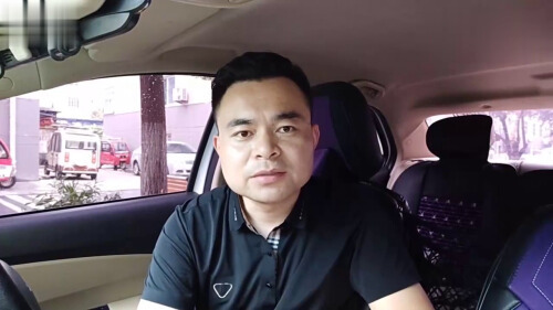 国产两轮全封闭电动自行车,遮风挡雨不用手控制,网友:不倒翁?