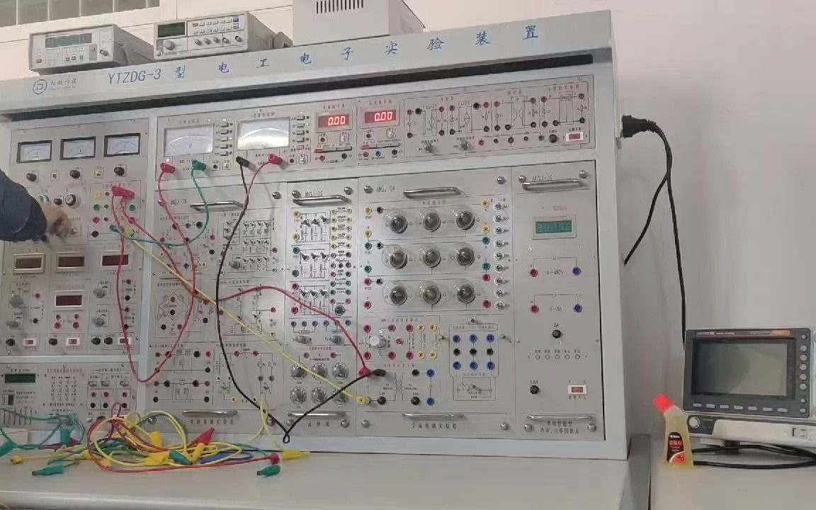 单相铁心变压器特性的测试(电工测试技术)