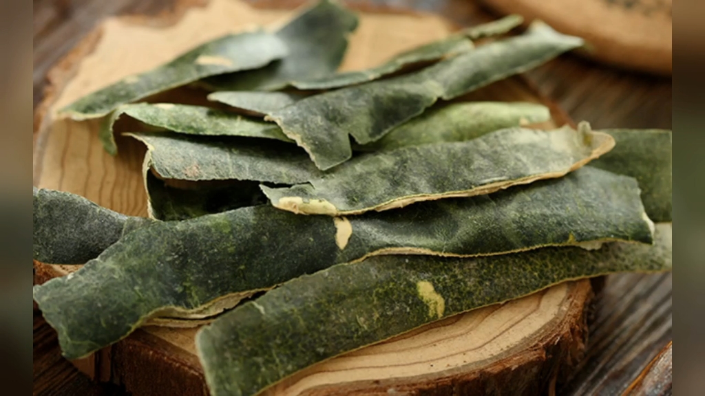 ...属利水渗湿药下属分类的利水消肿药。冬瓜皮具有利尿作用,使排尿...