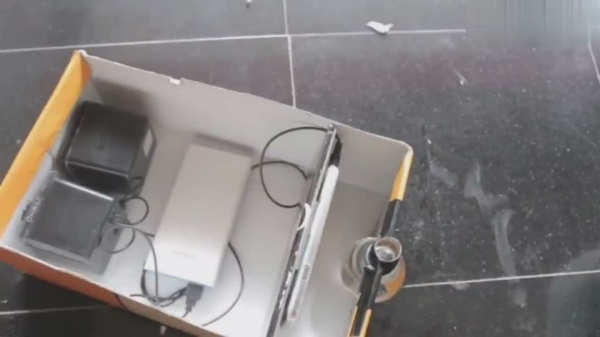 牛人教你用5块钱成本自制投影仪,从此告别电影院!