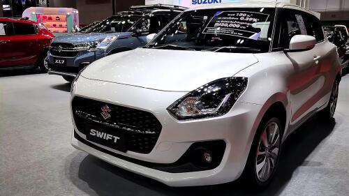 姗姗来迟!新一代铃木雨燕量产,可选1.2T引擎,运动气息爆棚