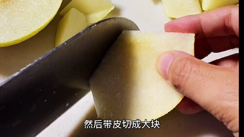 今天教大家做一个好喝又润喉的小吊梨汤