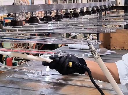 红外线加热灯在加湿空调中具有一定的应用价值:辅助加湿红外线加热...