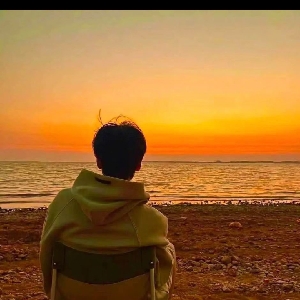 封童童 