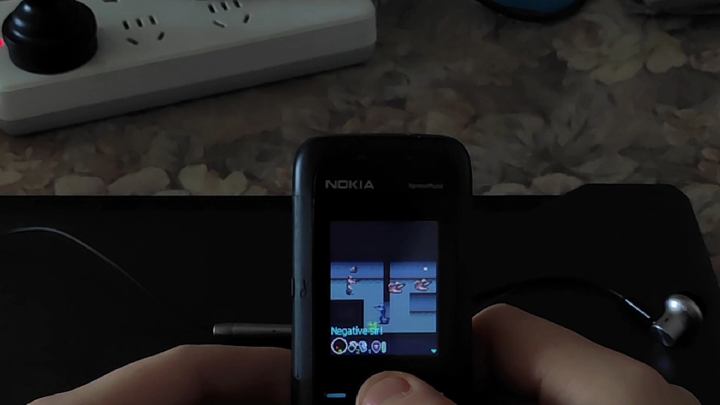 诺基亚5200试玩彩虹六号3-雷霆行动