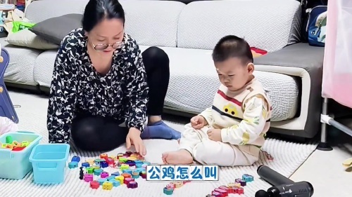 祖孙一起飚口技,模仿各种动物惟妙惟肖