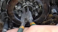 怎么判断摩托车离合器打滑,修车师傅教你这样做,收藏起来