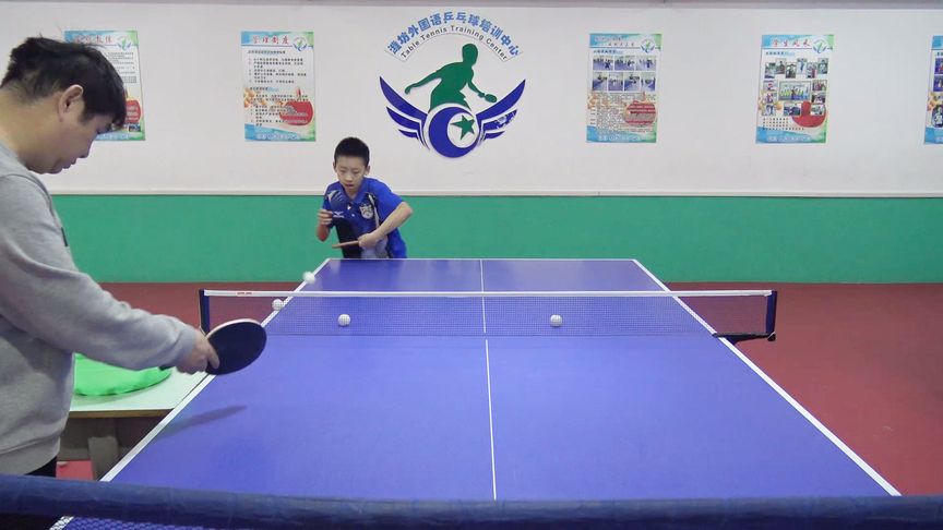 乒乓球反手拧上旋、下旋球训练,拧直线、斜线训练,这动作不错