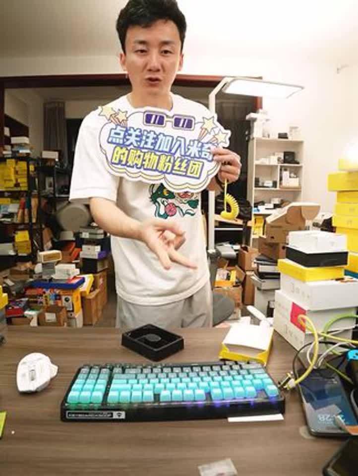 快来试试这款弹簧伸缩数据线!