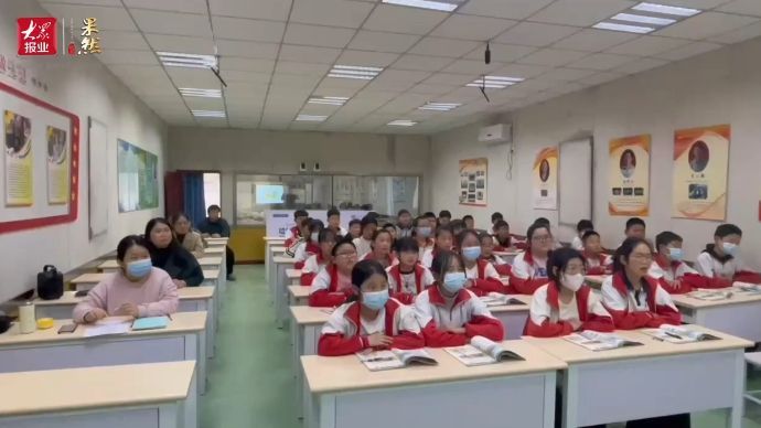 果然视频|张炉集中心小学举办英语优质课评比活动