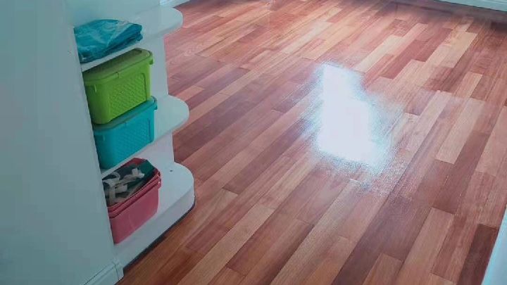 实木地板打磨翻新上漆