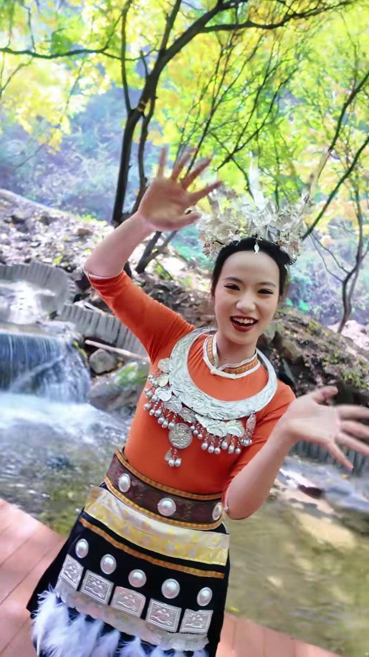 ...-贵州苗族风情舞蹈每日10:00/14:00各1场,每场120分钟。还有还有...