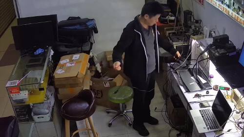 粉丝远道而来修电脑,现场解决问题,高兴而来满意而归