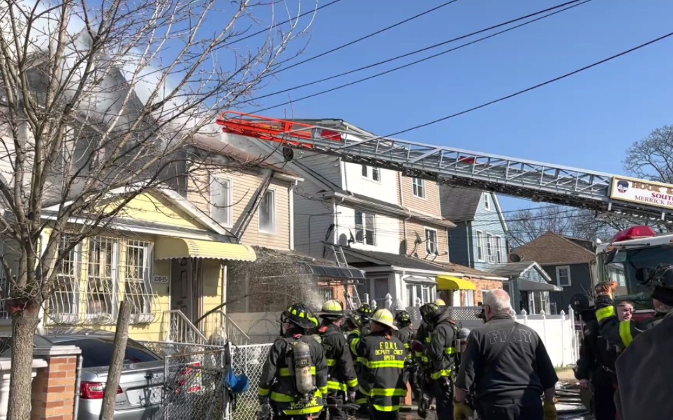 ...火警!”纽约市消防局 响应并处理两层住宅火灾事件(2023年3月20日)