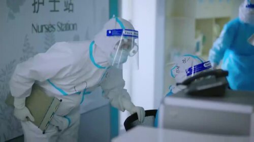 最美逆行者:老爷爷没了老伴,也没了求生意志,竟想要放弃治疗