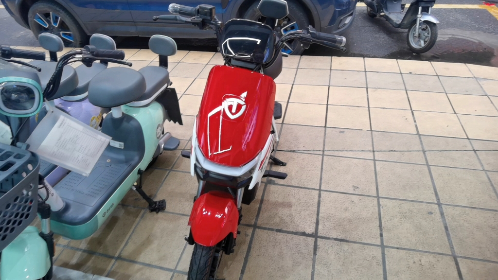 台铃潮速电动车