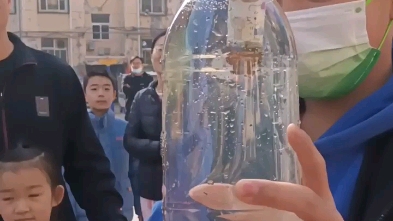 ...小实验巧妙的演示了潜水艇的工作原理,将深刻理解物体的沉浮条件。