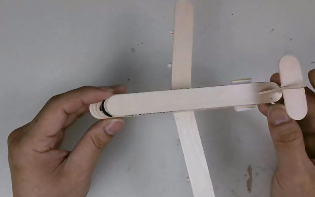 「玩具模型系列」用雪糕棍制作民航飞机玩具的方法,非常简单!