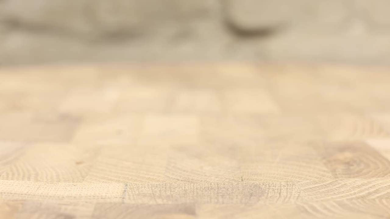 ...工具 #制作保持器一般需要多久 #机械手表维修工具 #气门芯做的弹弓