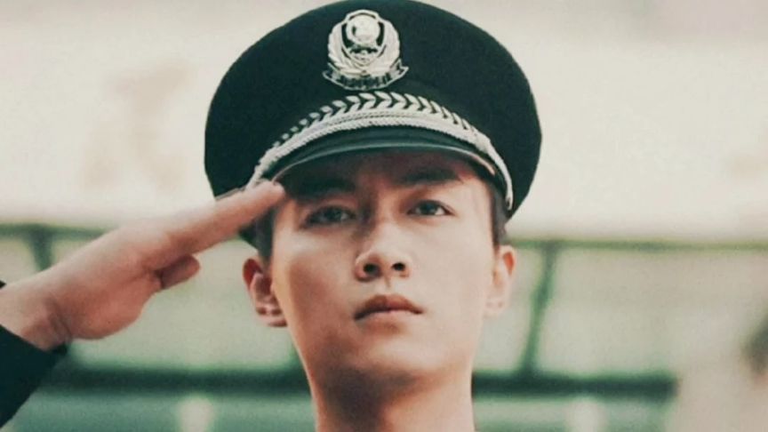 缉毒警察陈铭生卧底八年,被注射D品,壮烈牺牲。.