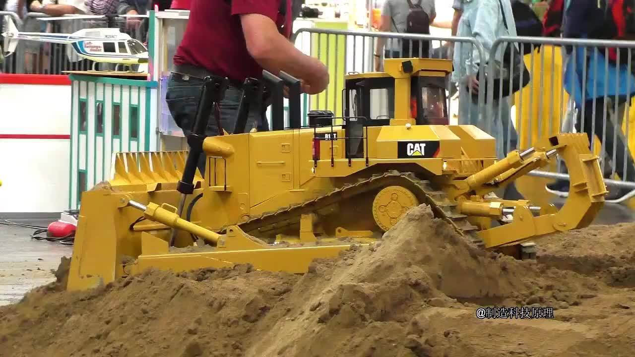 RC模型机械与卡车, 动态奇幻比例模型