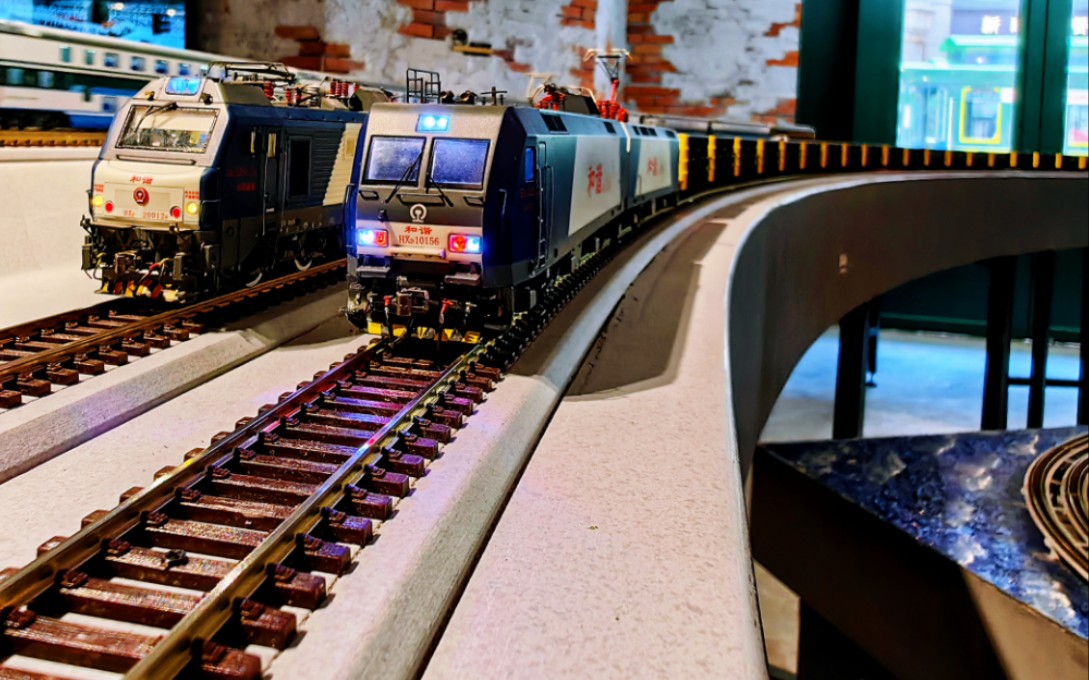 大秦铁路两万吨重载列车模型 到底有多长