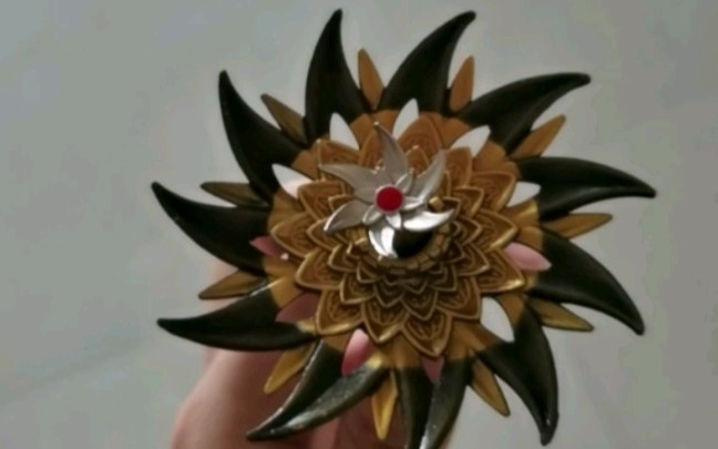 看我的唐门暗器“佛怒唐莲”