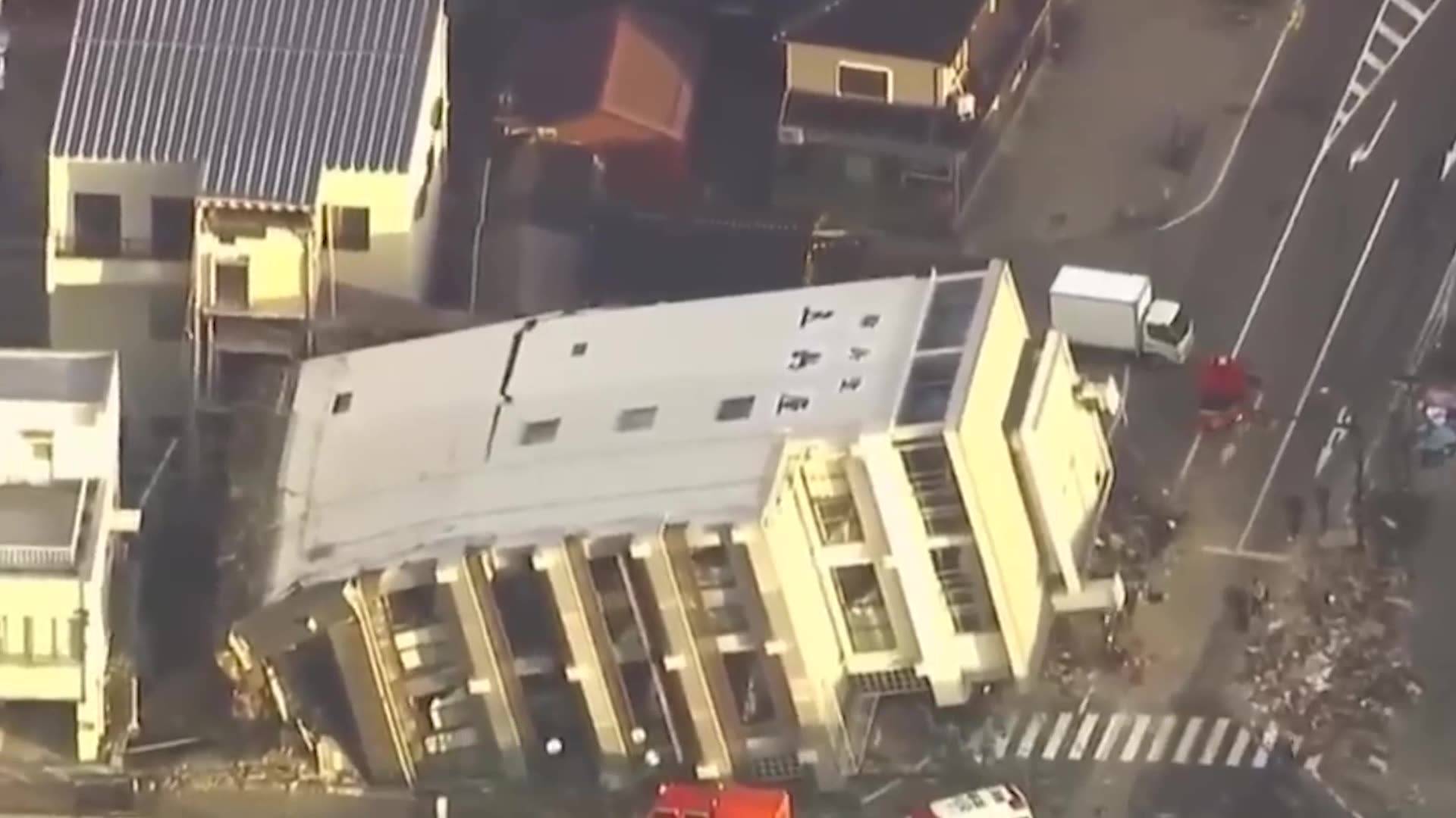 日本首次发布“巨大地震警报”,民众疯抢物资,或致32万人死亡