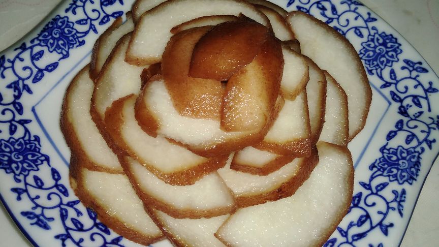梨不要再做秋梨膏教你一个新吃法,有清热、化痰、生津止渴的功效