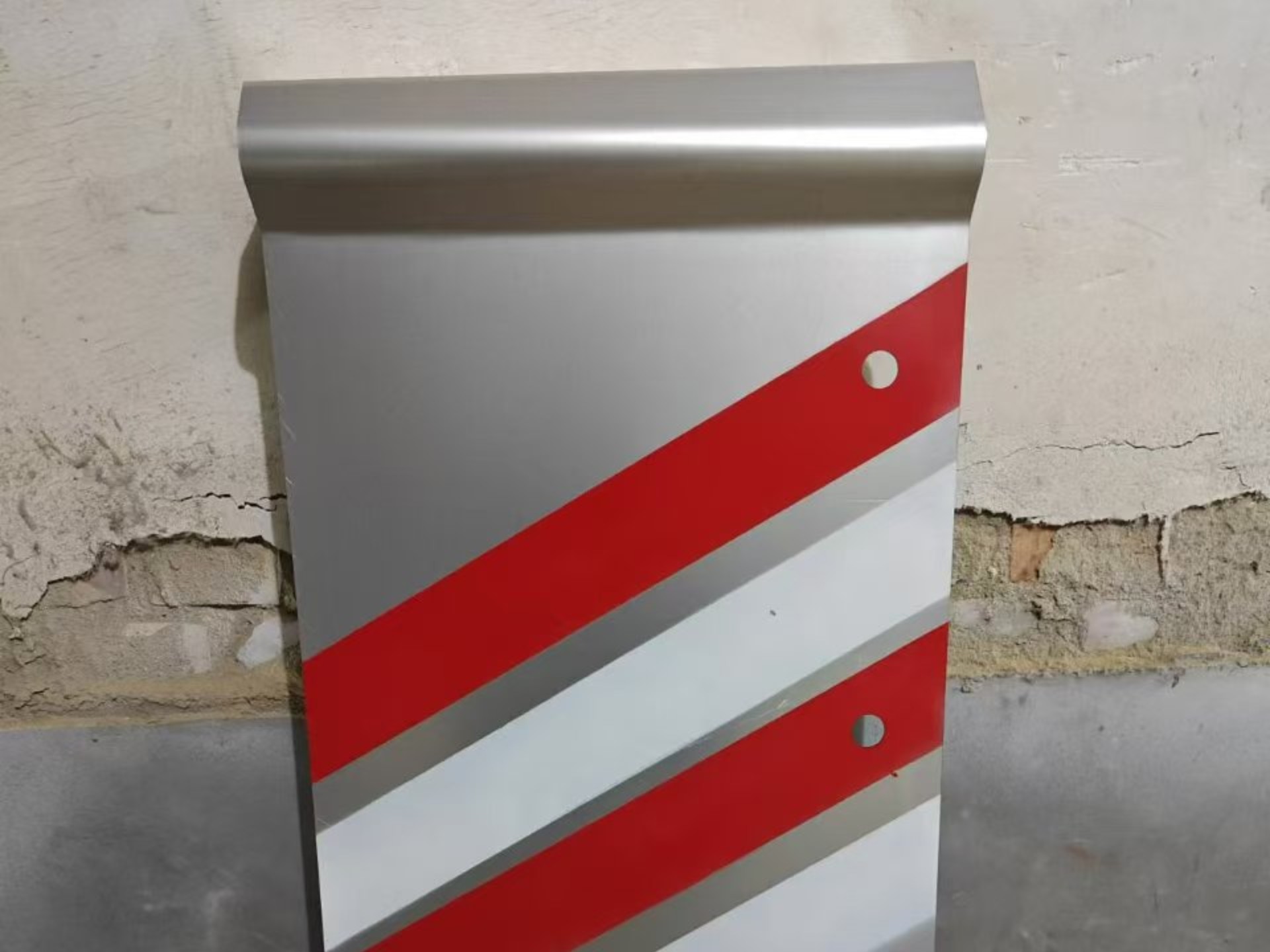 高速公路桥梁不锈钢镀锌伸缩缝钢遮板防尘挡板的作用特点有哪些?