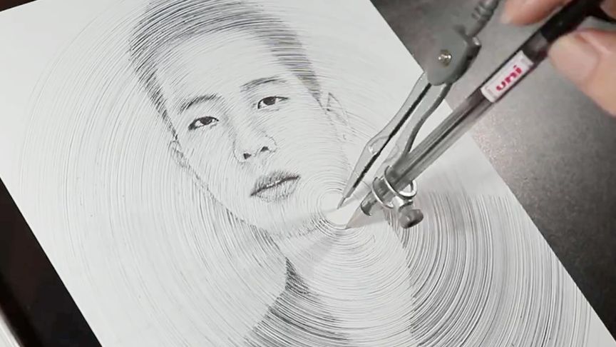用圆规还能这样作画,国外小哥教你如何用圆规画出人像