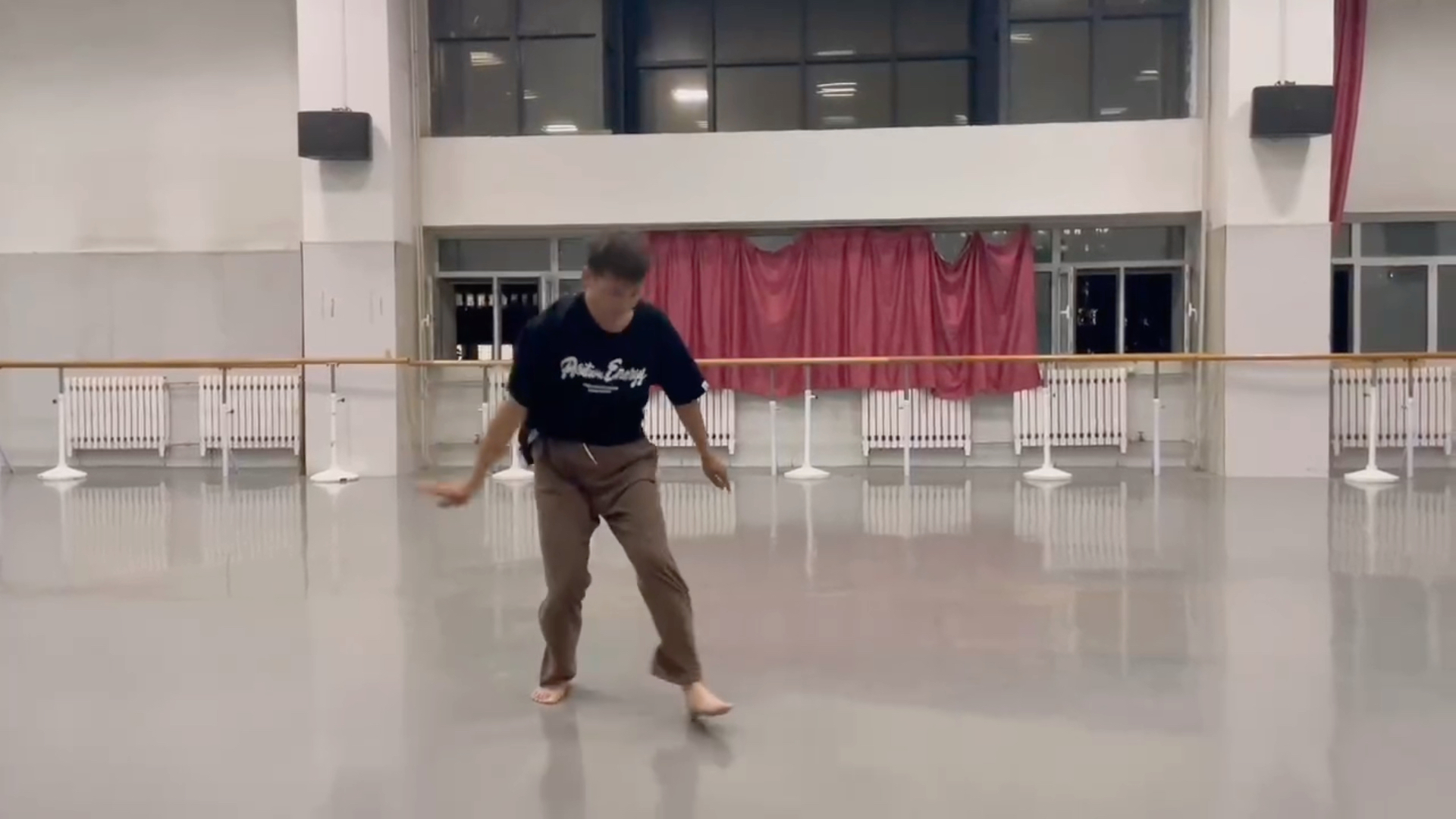 4号舞蹈老师,教龄:1年,毕业于:太原师范学院,专业:舞蹈表演,多次参加...