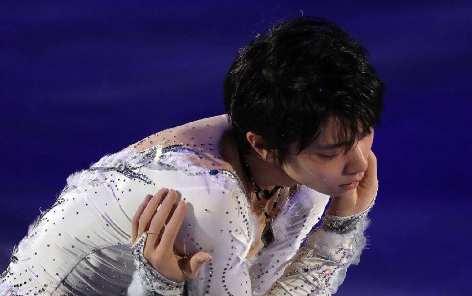 【羽生结弦24岁生日快乐】2018OG EX 《星降之夜》俯拍视角(转自...