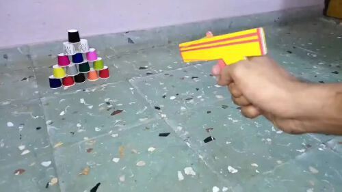 今天我们用板制作一个橡皮筋射击枪!