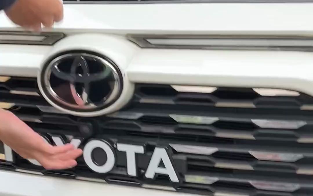 荣放复古车标安装视频