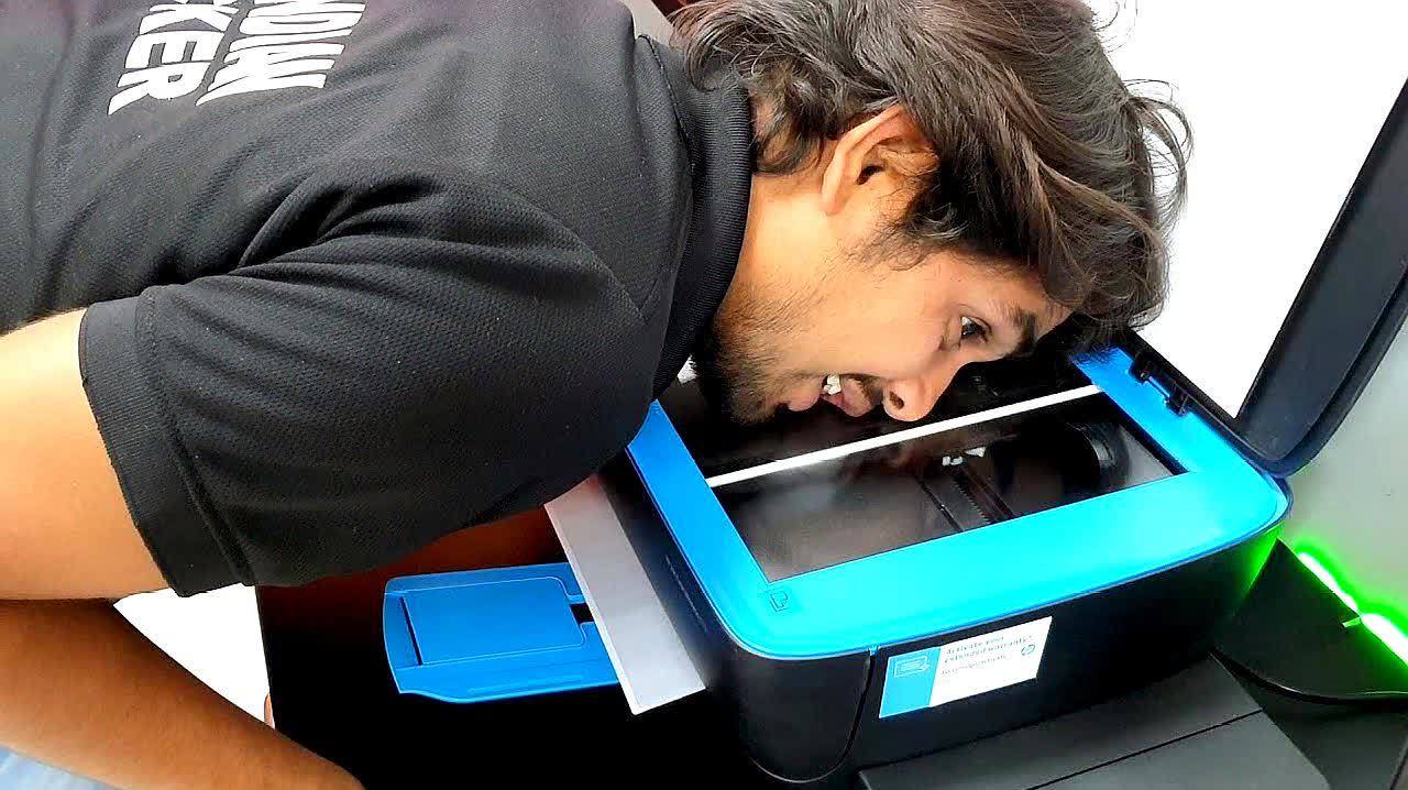 打印机能把脸打印出来吗?小伙亲身.