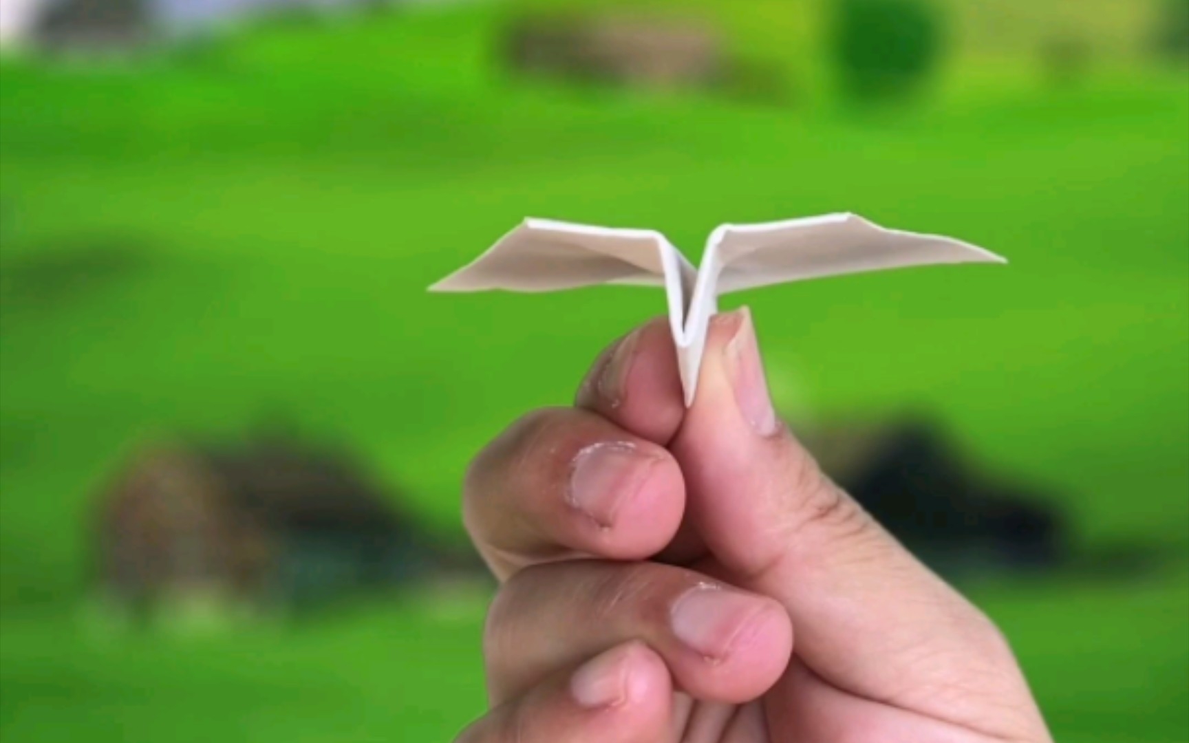 最简单的纸飞机确实最优雅的