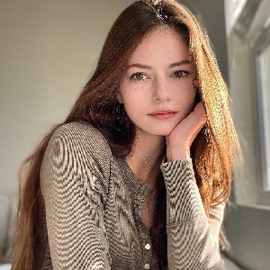 MackenzieFoy字幕组 