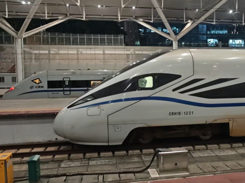 【中国铁路】新头型CRH1E-1231担当D3307次列车进深圳北站