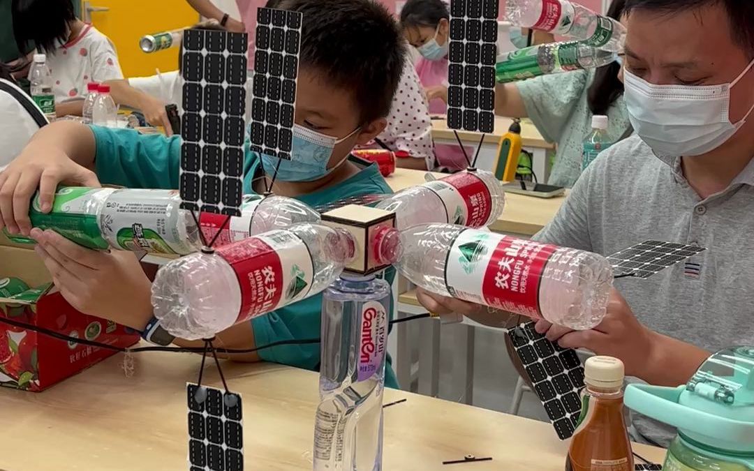 小制作“中国空间站模型”