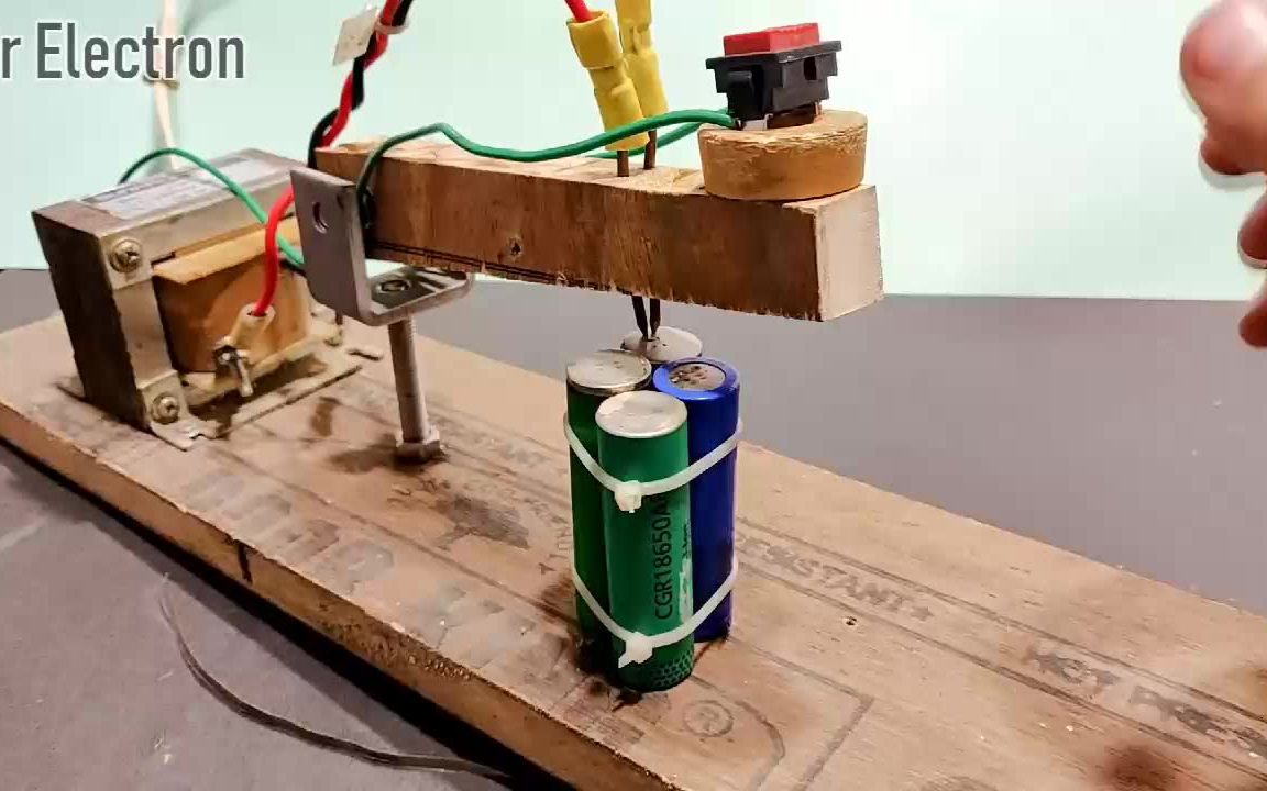 利用旧变压器制作一个18650电池焊接机