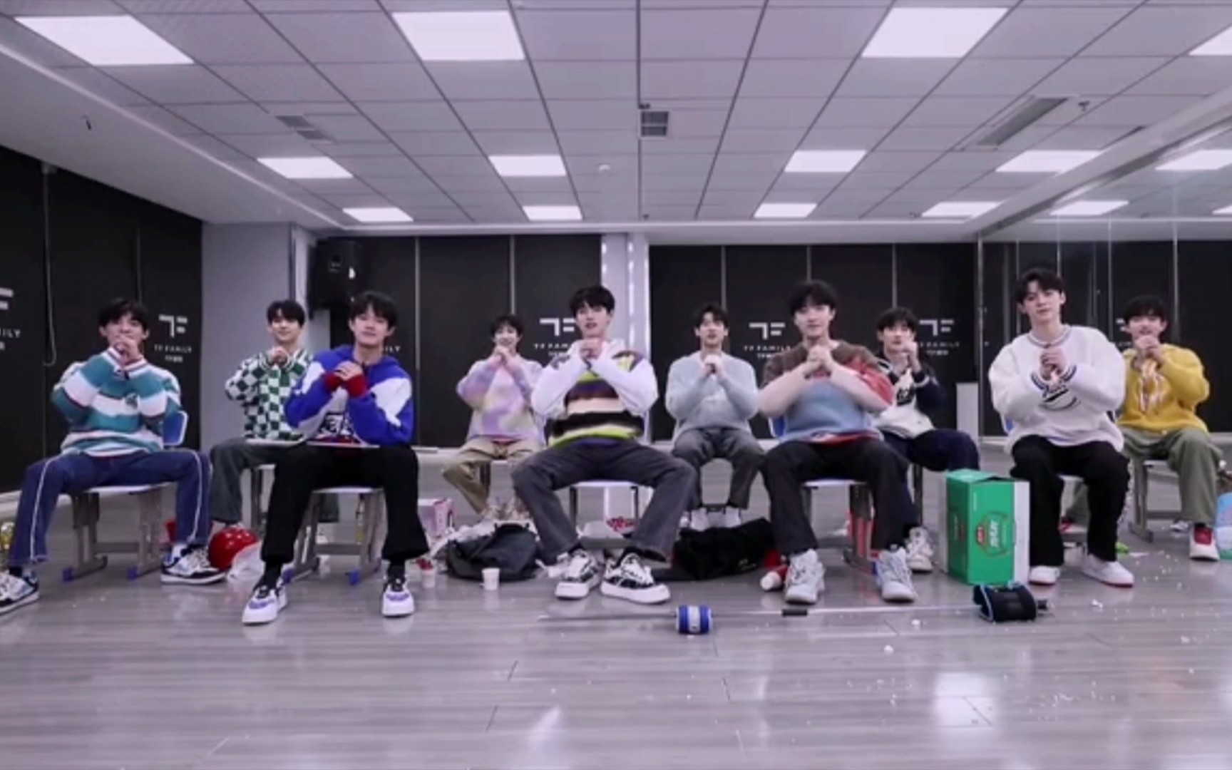 【TF家族三代】新年特辑:互送礼物