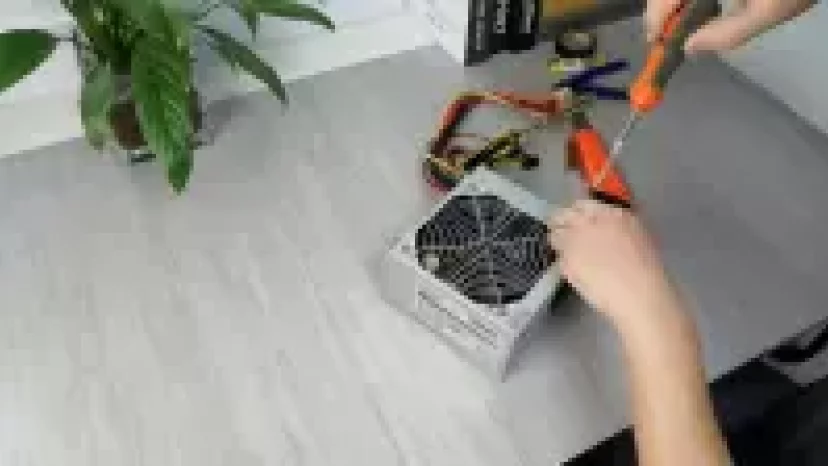 电源风扇上油和更换风扇的方法