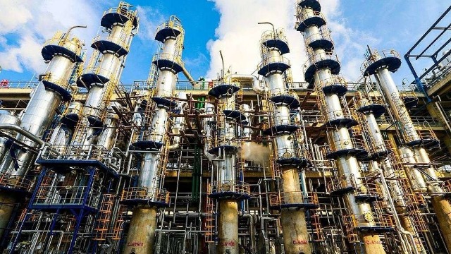 一吨原油可以提炼多少汽油和柴油?.