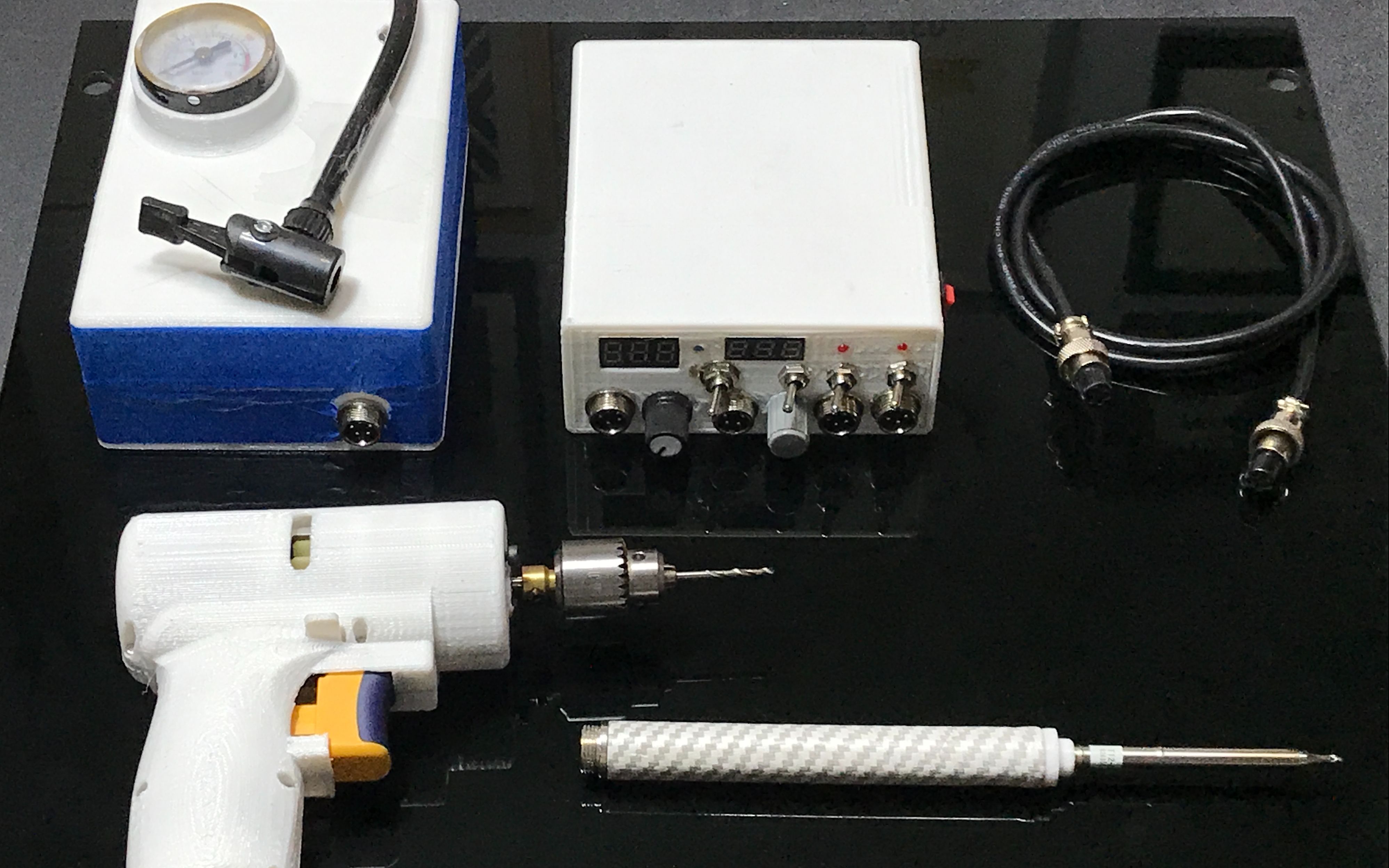 #3D打印 diy工具用的移动电源,以及做了一些常用工具和应用场景。