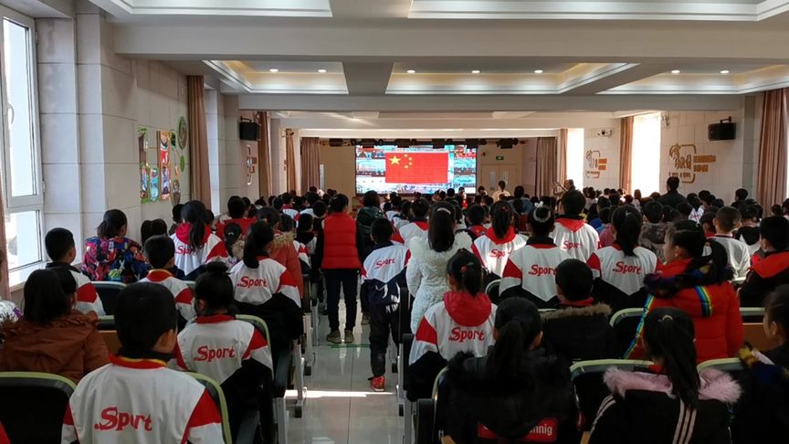 凌河小学普法宣传活动升旗仪式