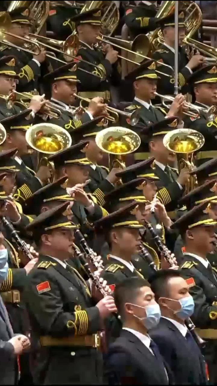 ...国歌!中国共产党第二十次全国代表大会16日上午在人民大会堂开幕。