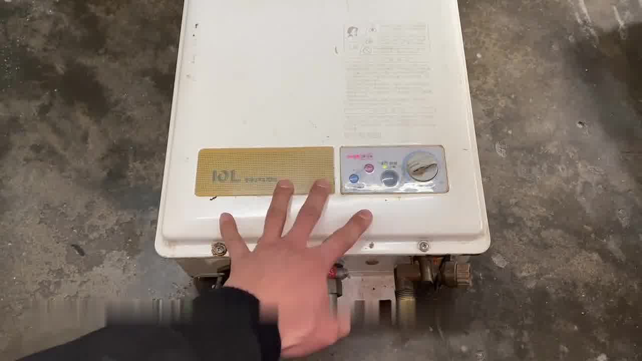 万家乐热水器冷凝水管一直滴水原因详细分析