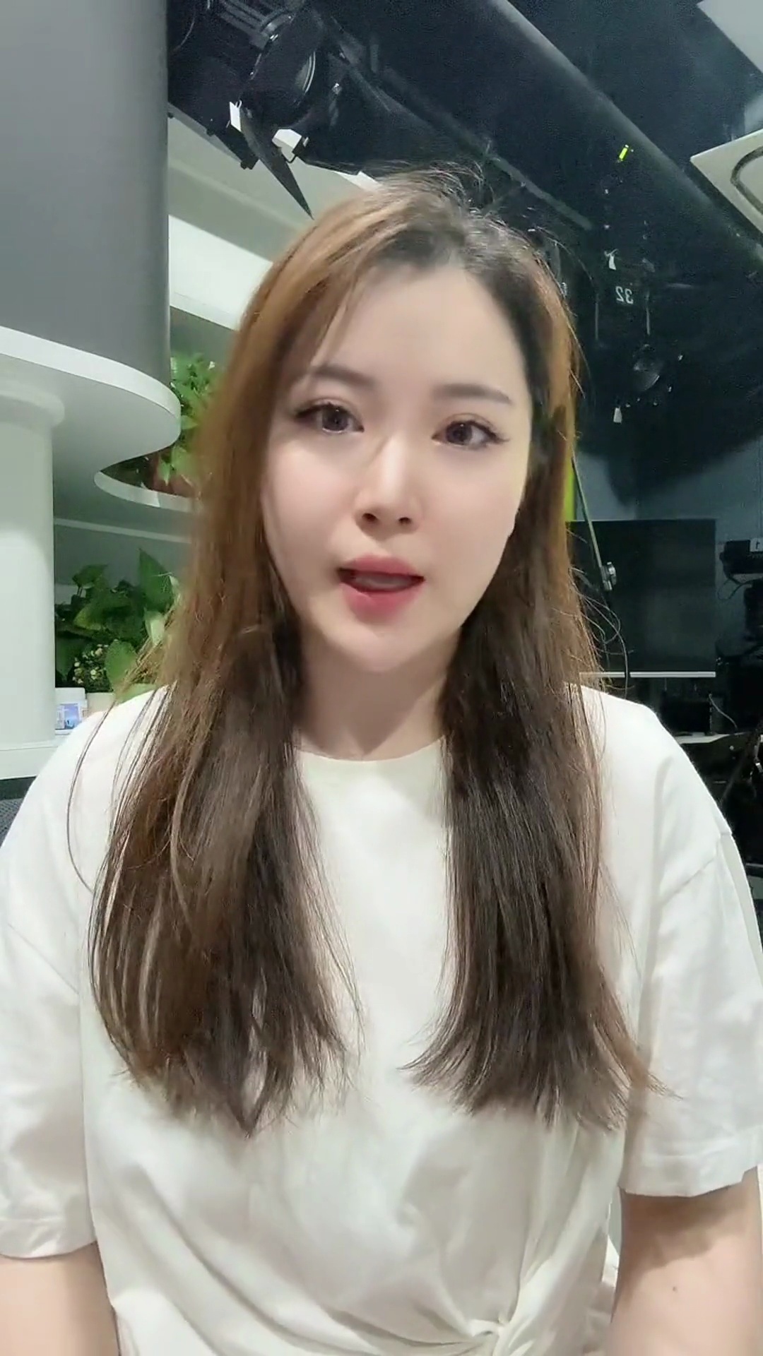 正"经"说微信支付手续费"贵"上热搜,记者实探商家:单笔扣费在0.1至0.38